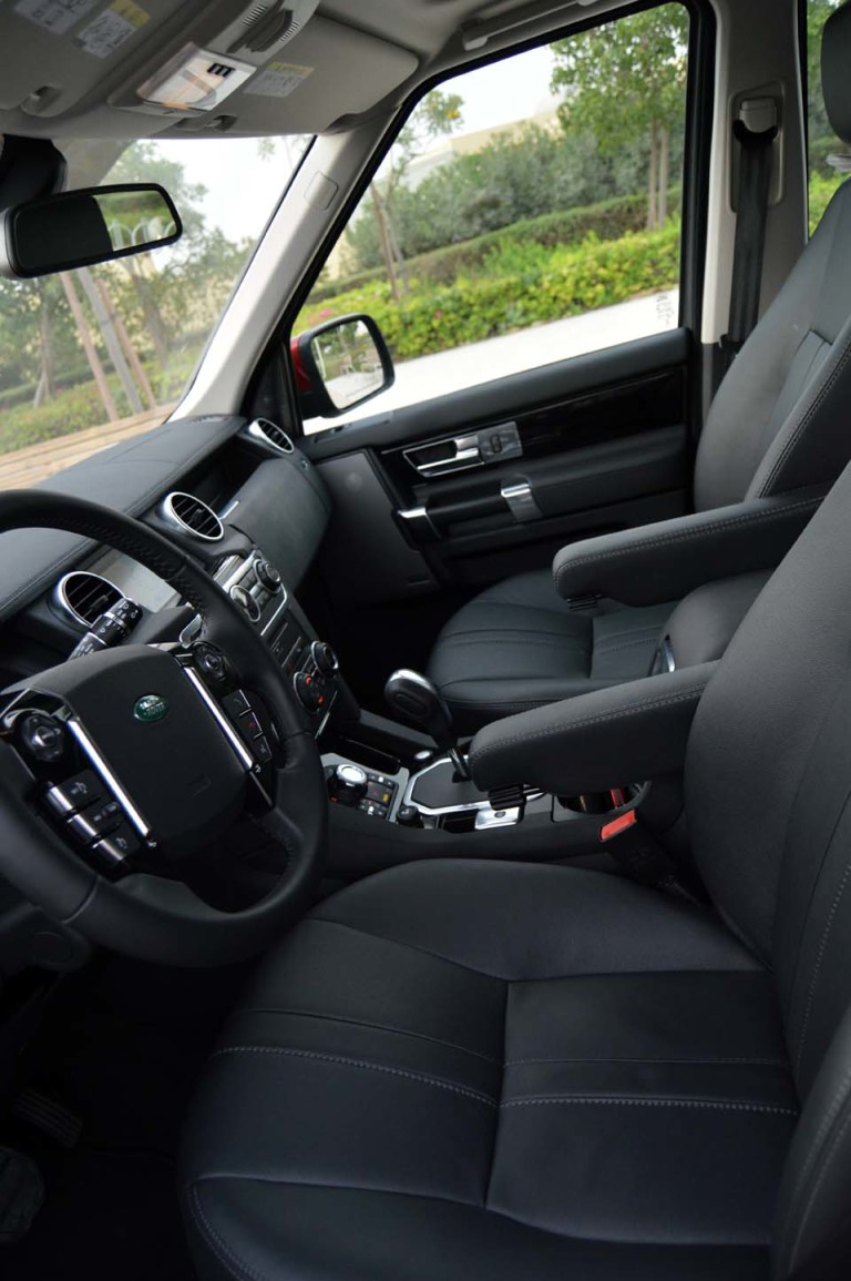 Land Rover LR4 Review: At home, anywhere | drivemeonline.com